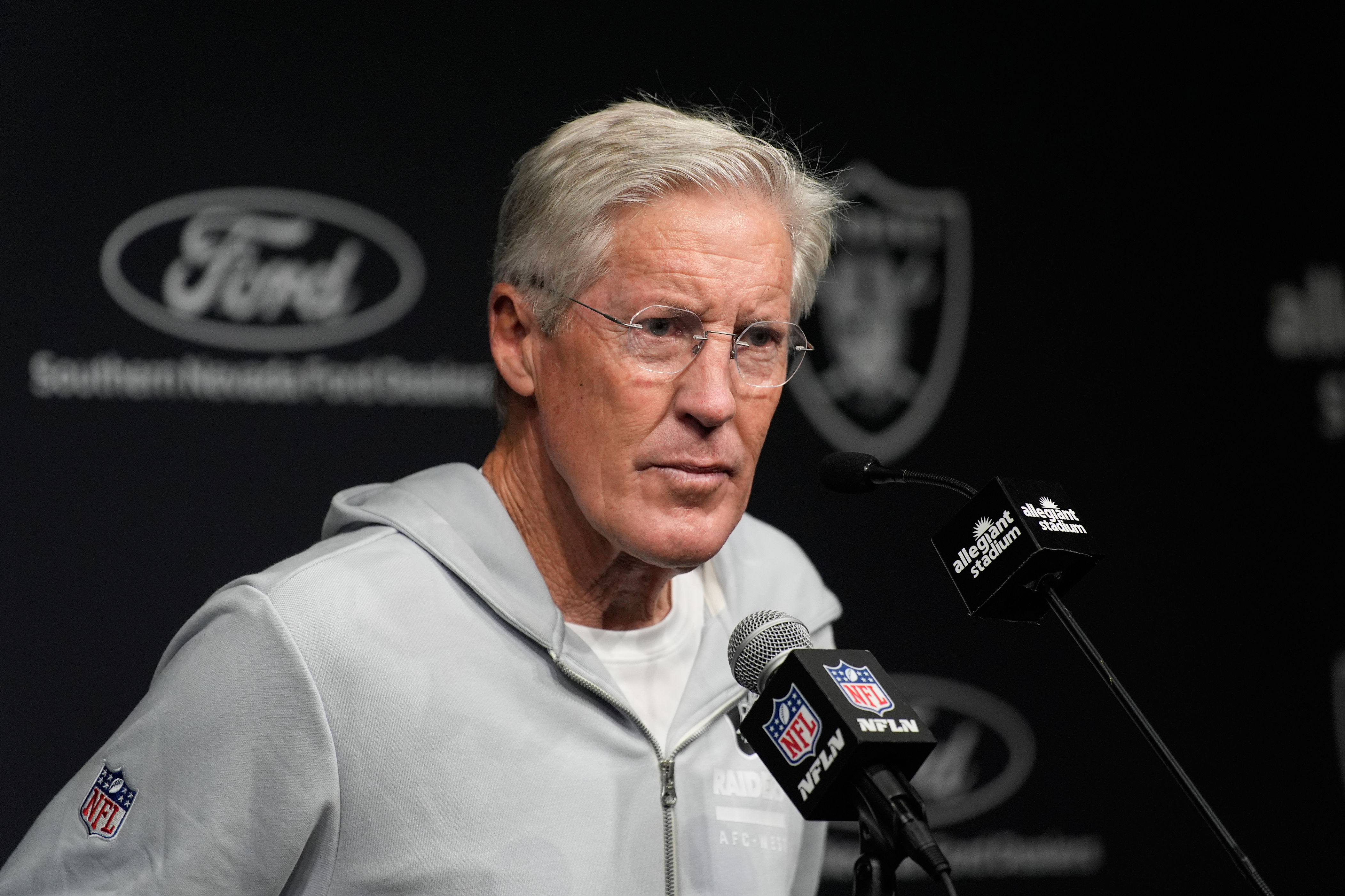 Raiders fire Pete Carroll after one disastrous season