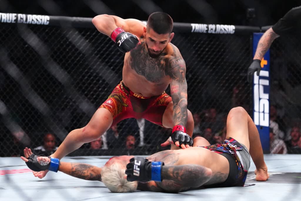 The fighter who faced both predicts Islam Makhachev vs Ilia Topuria outcome