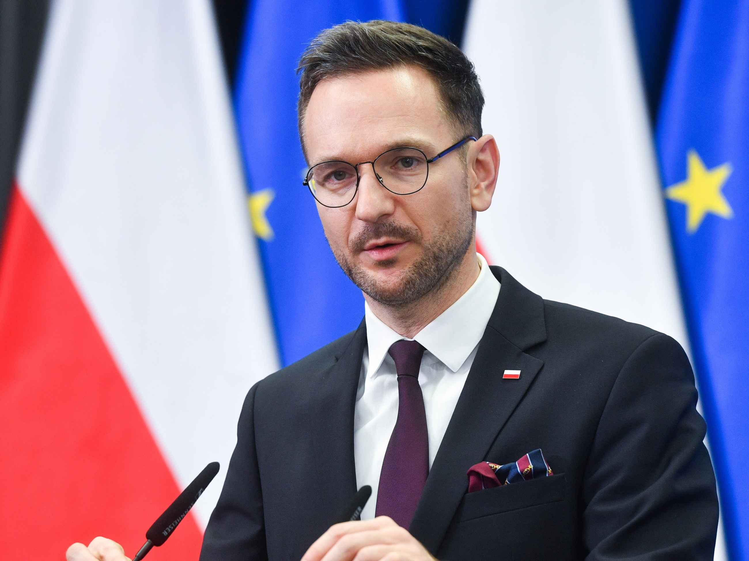 Samochód polskiego europosła ostrzelany? Prokuratura zabrała głos