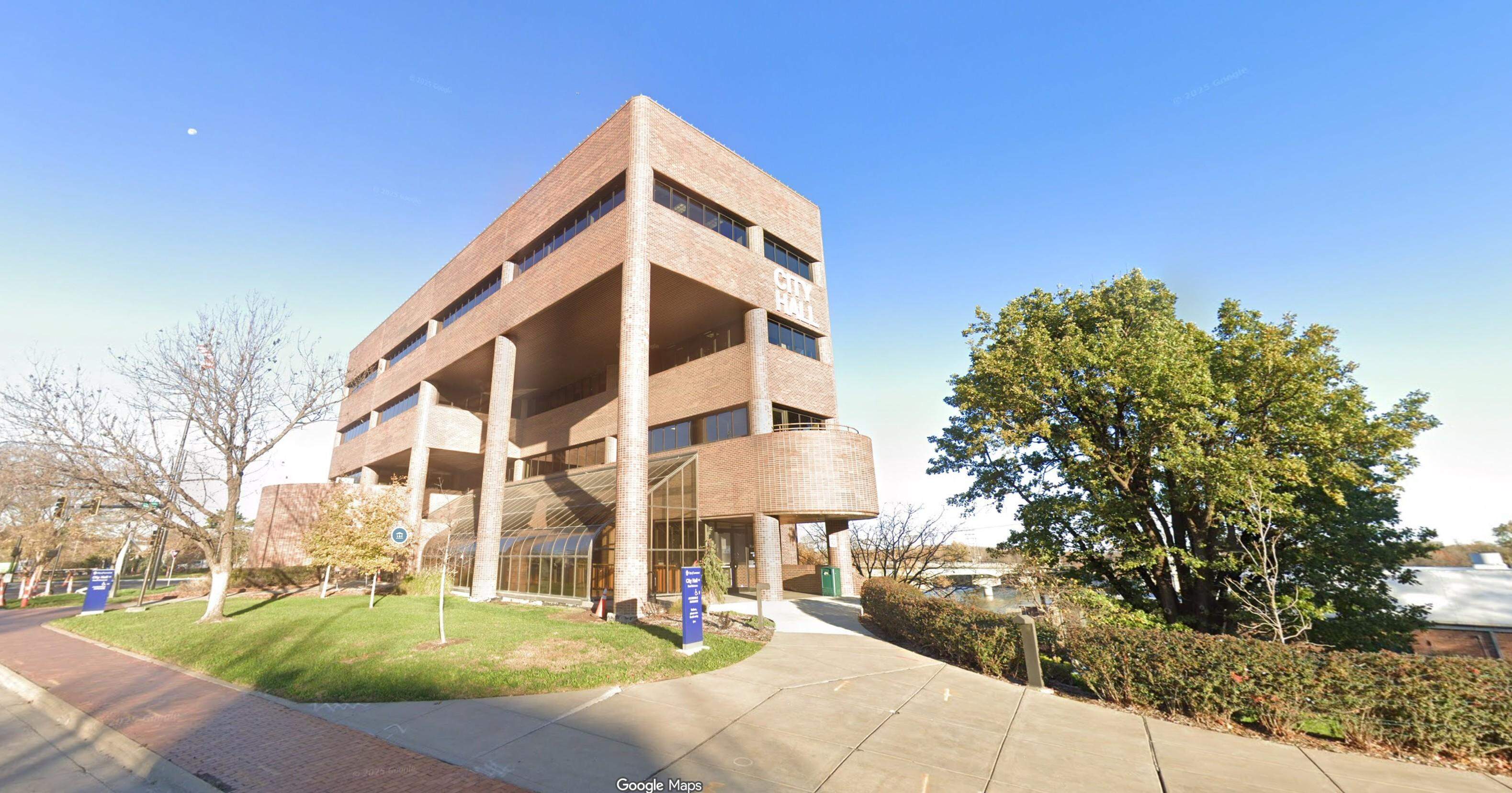 City worker fatally shoots alleged intruder during fight at Lawrence ...