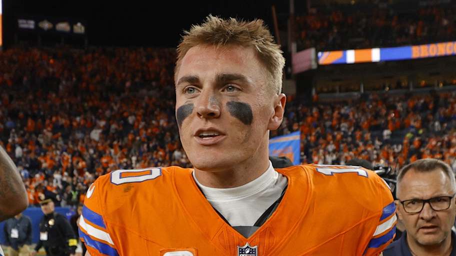 Bo Nix booed during turbulent NFL week for Oregon Ducks