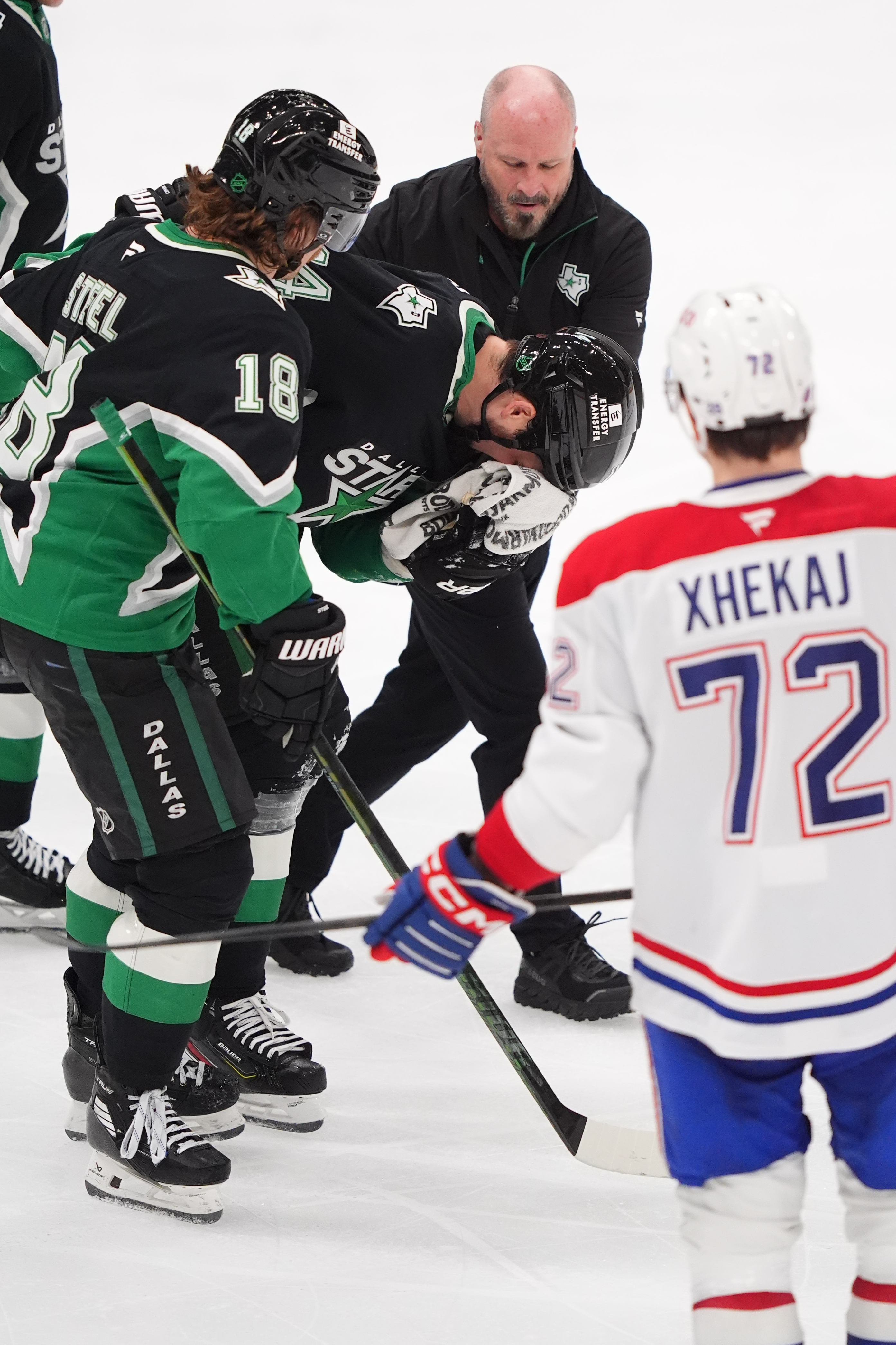 Dallas Stars captain Jamie Benn gets stitches after hitting face on ice ...