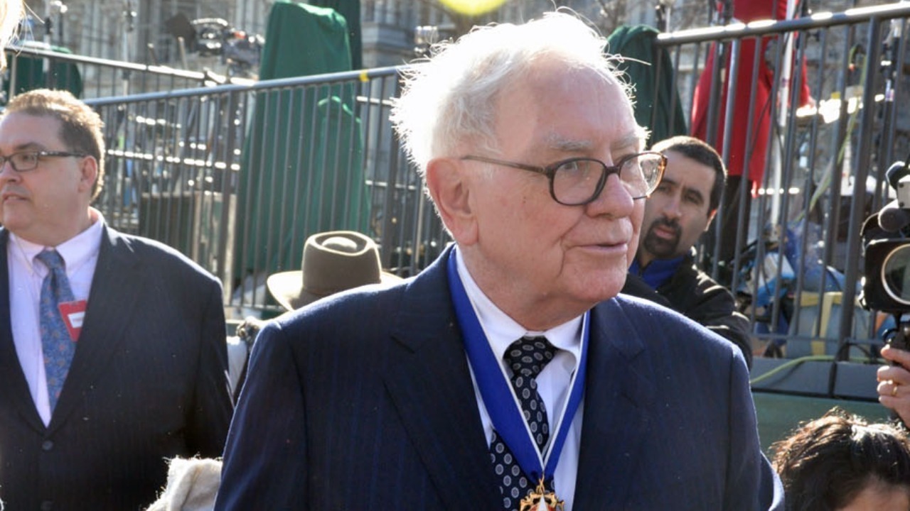 Buffett retired: should you still buy Berkshire Hathaway now?