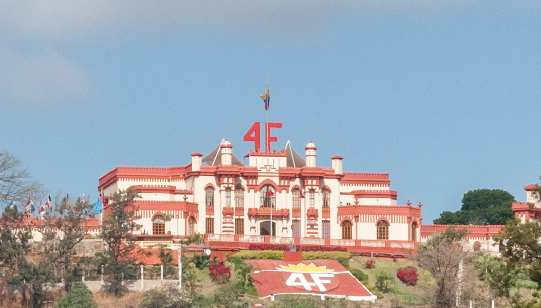 Donald Trump atacou o Mausoléu de Chávez? A verdade sobre o bombardeio ...