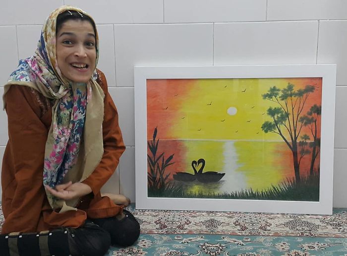 This artist defies disability by drawing with her foot, here are 30 of ...