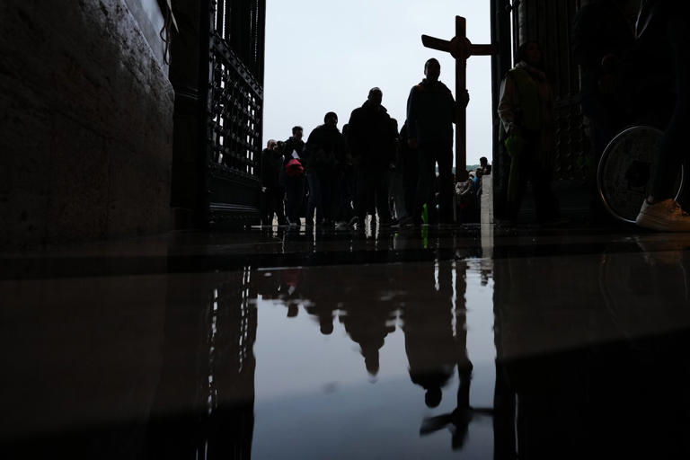 Final pilgrims cross Holy Door as Vatican claims Jubilee success with ...