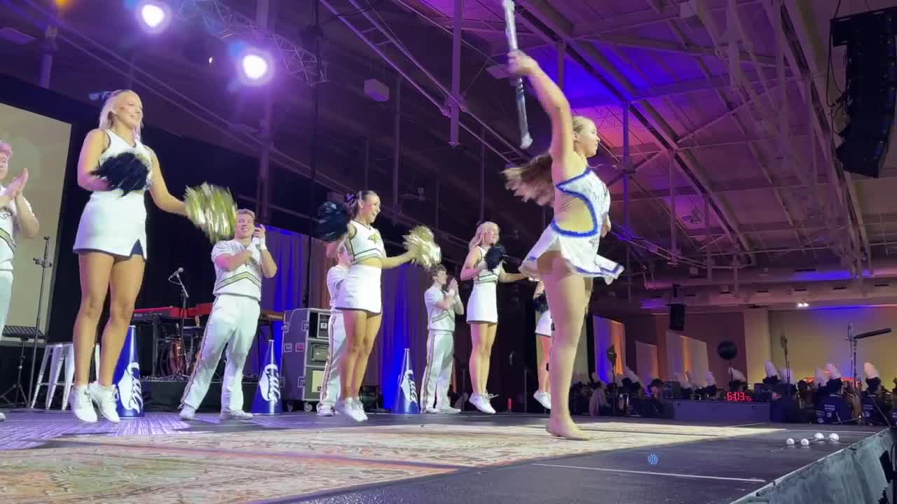 Flint Rasmussen emcees, Sara Evans sings to over 7,000 at Bobcat Bash ...