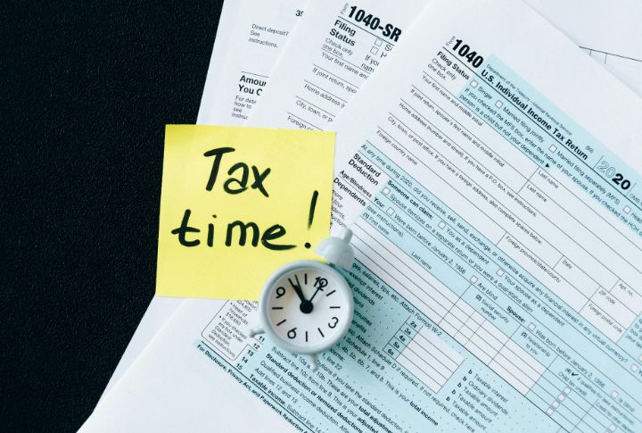 Everything you need to know about storing and discarding bank statements