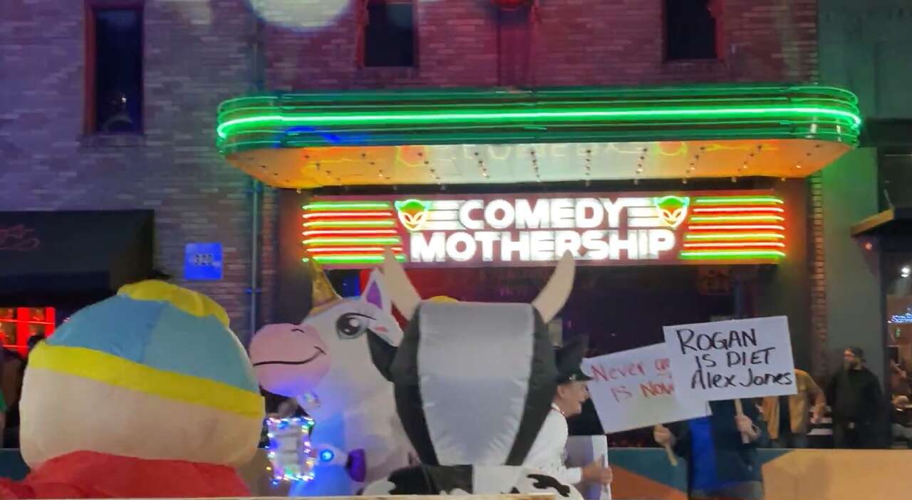 'Diet Alex Jones': Demonstrators roast Joe Rogan outside Austin comedy club