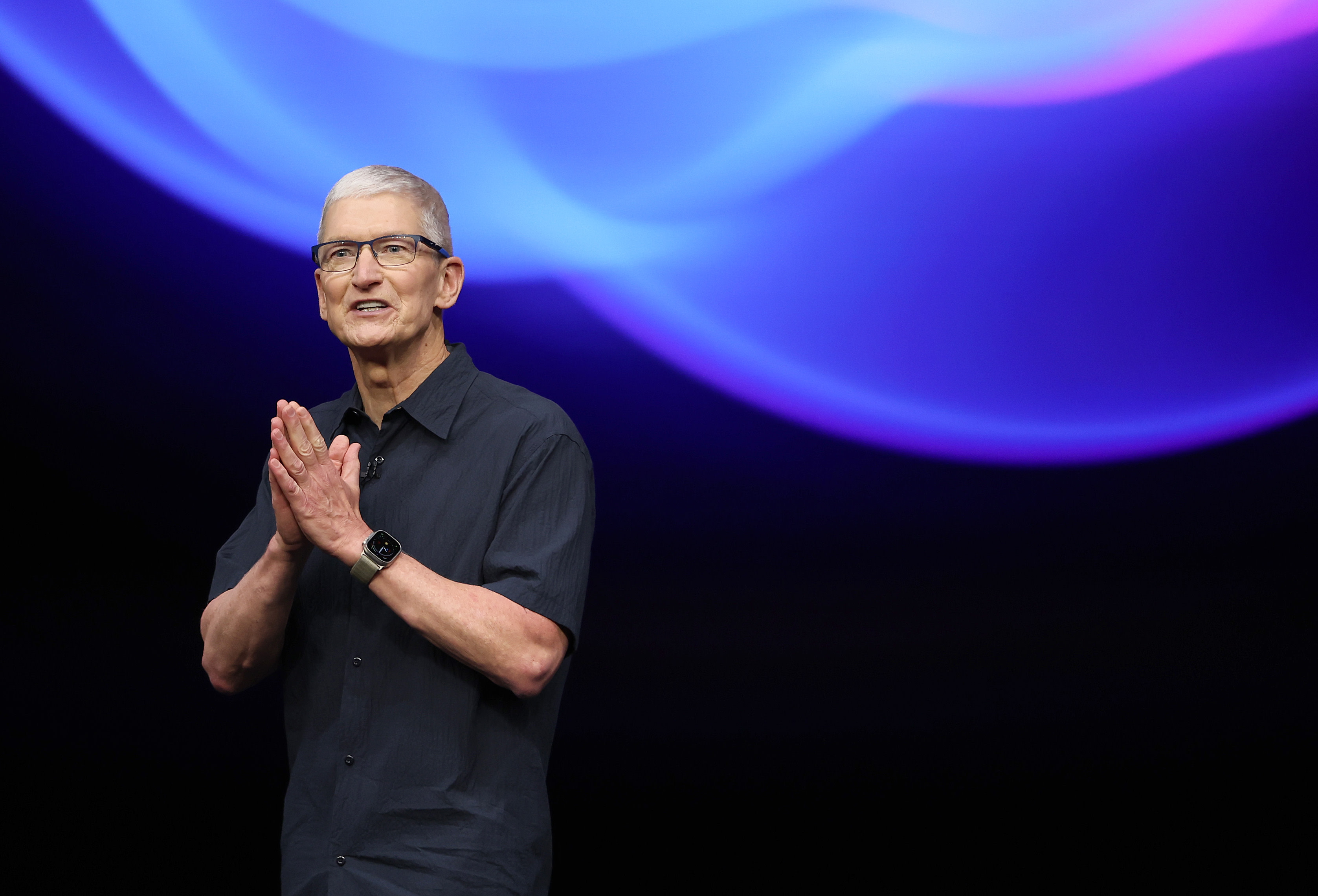 Apple CEO Tim Cook buys $2.95 million in Nike stock
