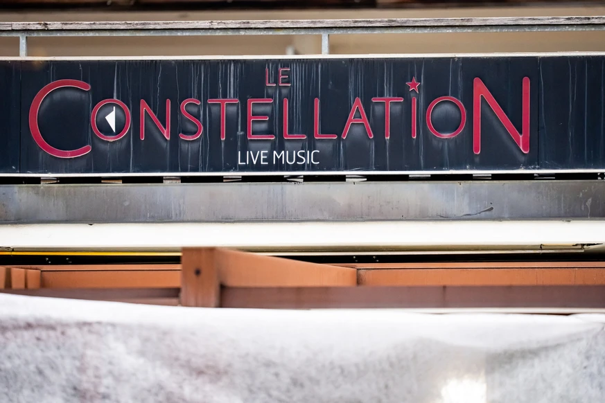 Crans-Montana: ce que disent les normes sur les mousses acoustiques