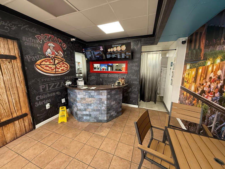 Pentagon near pizzeria delivers 300 pizzas before Venezuela strike