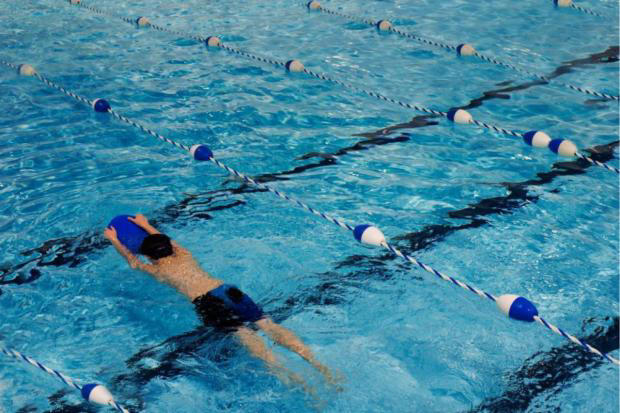 Popular swimming pool near Glasgow forced to close today - here's why
