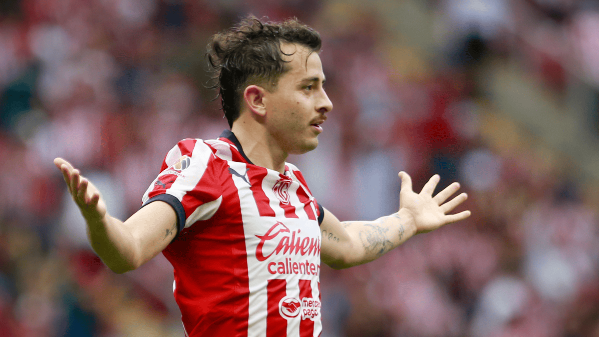 Afición rojiblanca llora la salida de Alan Mozo de Chivas