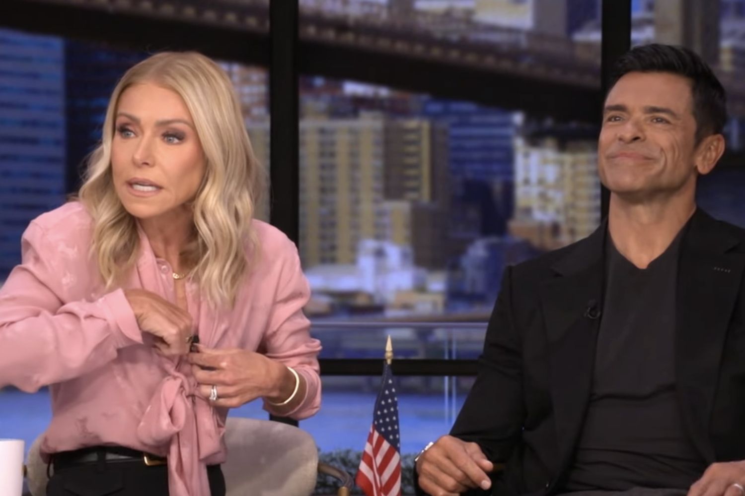 Kelly Ripa reveals why she refuses to wear a bra on airplanes