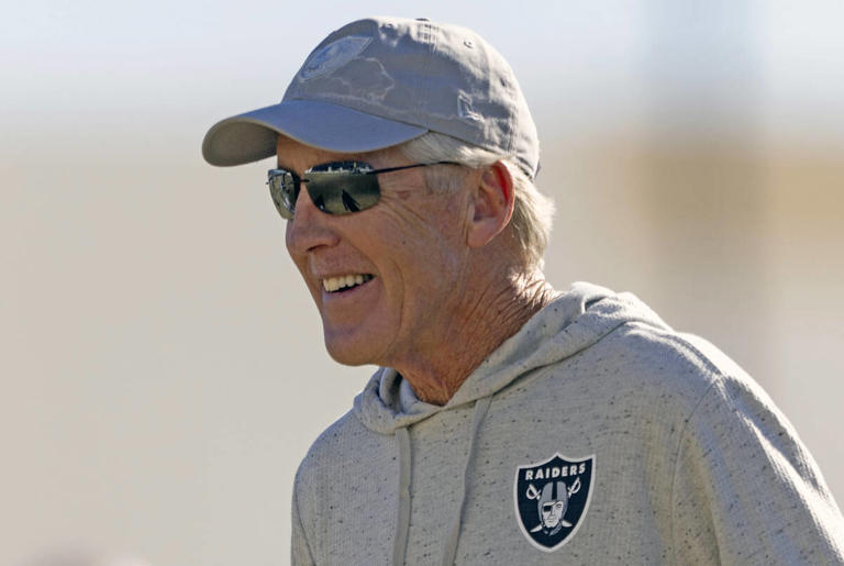 Raiders fire Pete Carroll after 1 season as coach