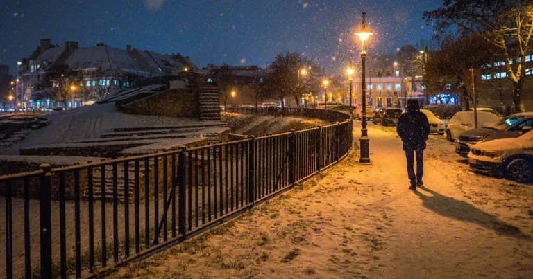 Évek óta alig esik a hó, erre most abba se akarja hagyni, hát mi folyik ...