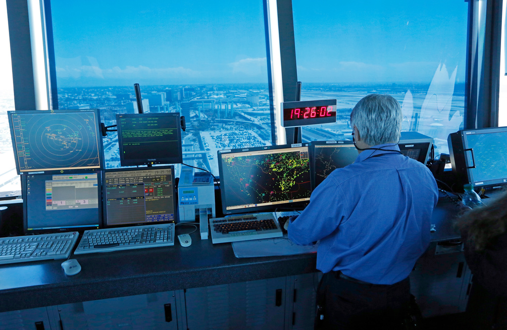 FAA picks 2 firms to replace 612 outdated radar systems that air ...