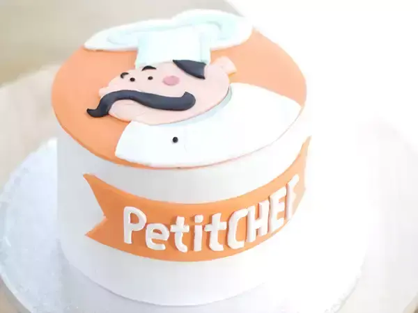 Layer cake Petit Chef with gum paste - video recipe!