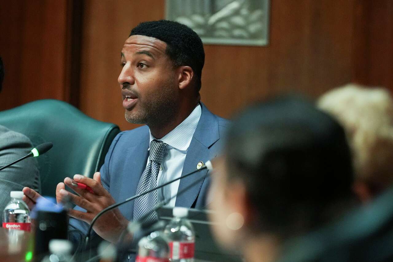 Houston council member Edward Pollard asks local ICE agents to remove ...