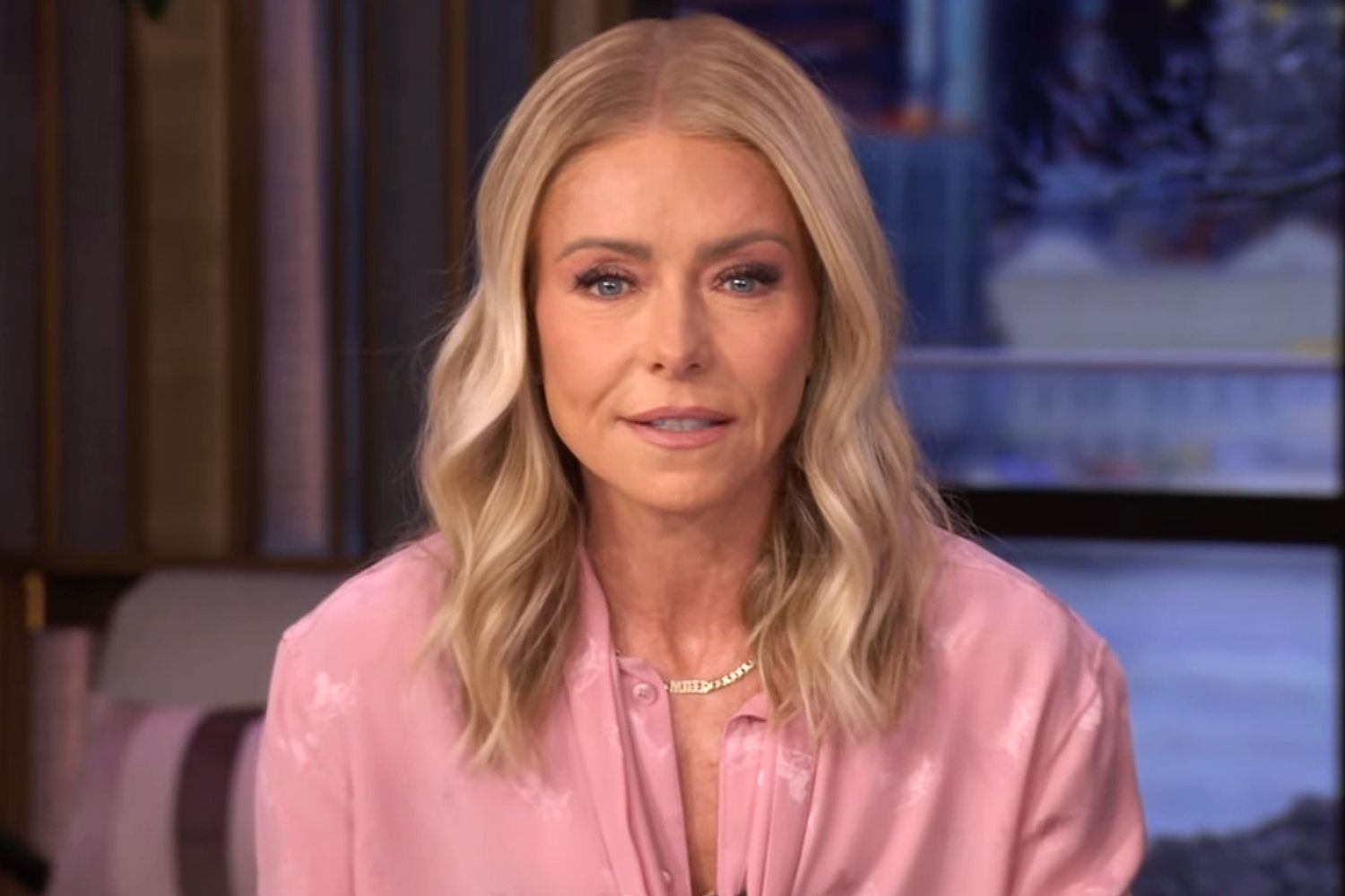 Kelly Ripa reveals her major makeup fail after getting ready for "Live ...