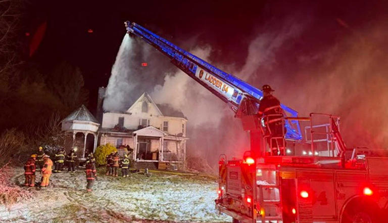 New Year’s Day fire destroys home, leaves family’s cats missing as ...