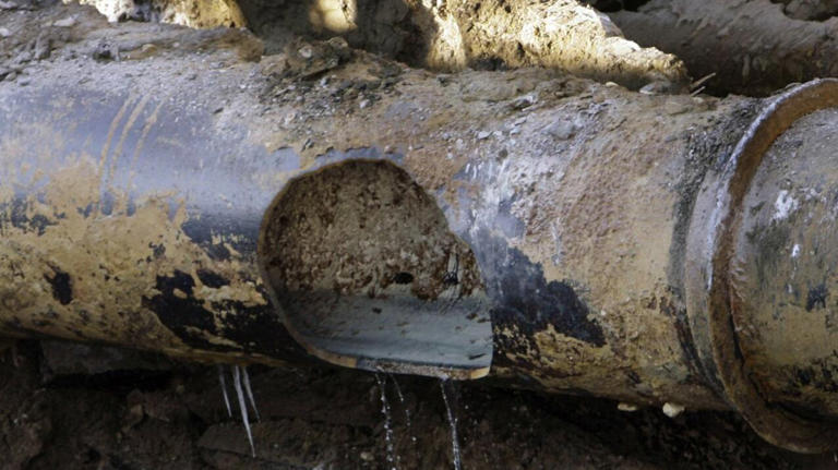 Water main break causes lane closure for one week