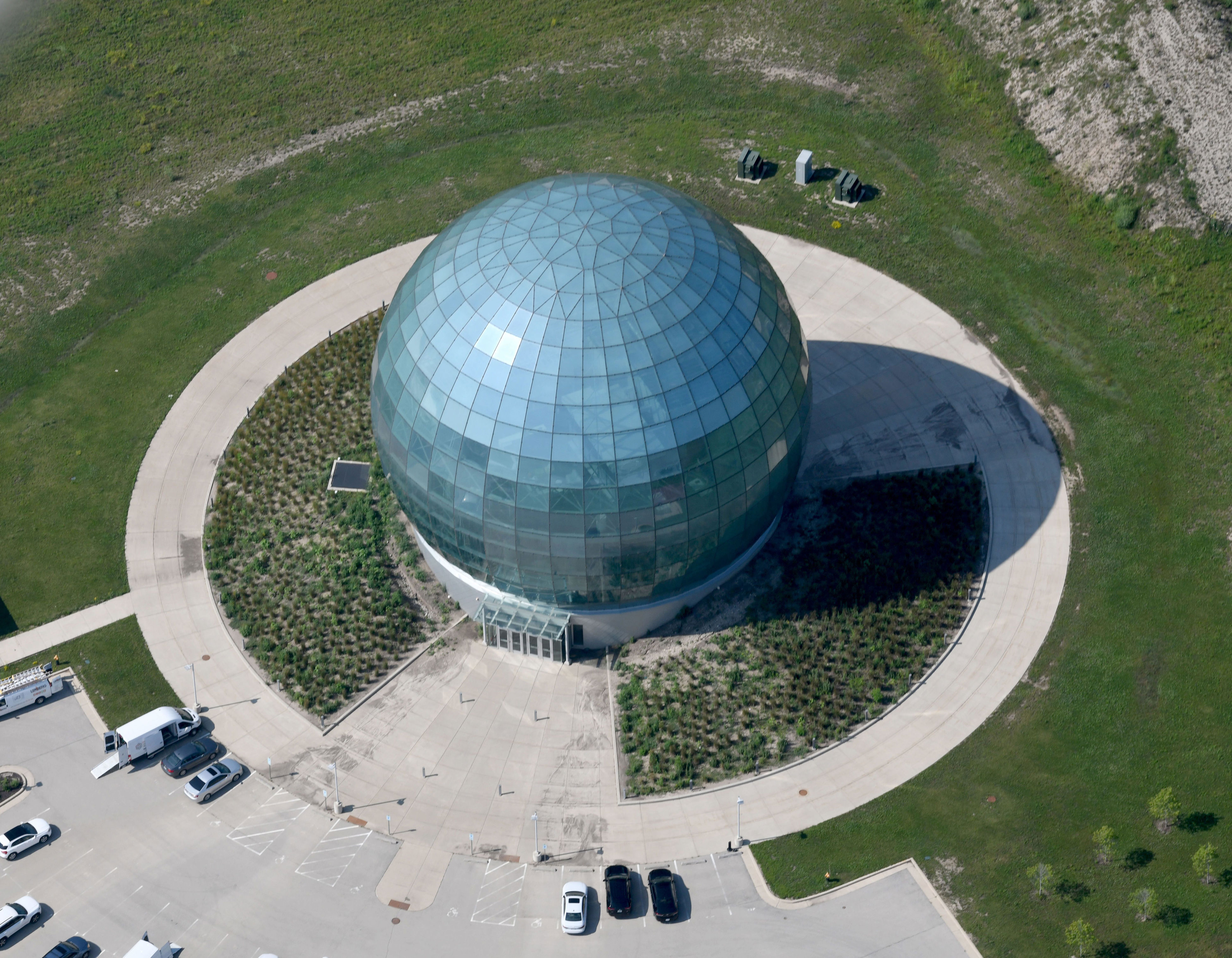 Foxconn pays Mount Pleasant up to $20 million under development agreement