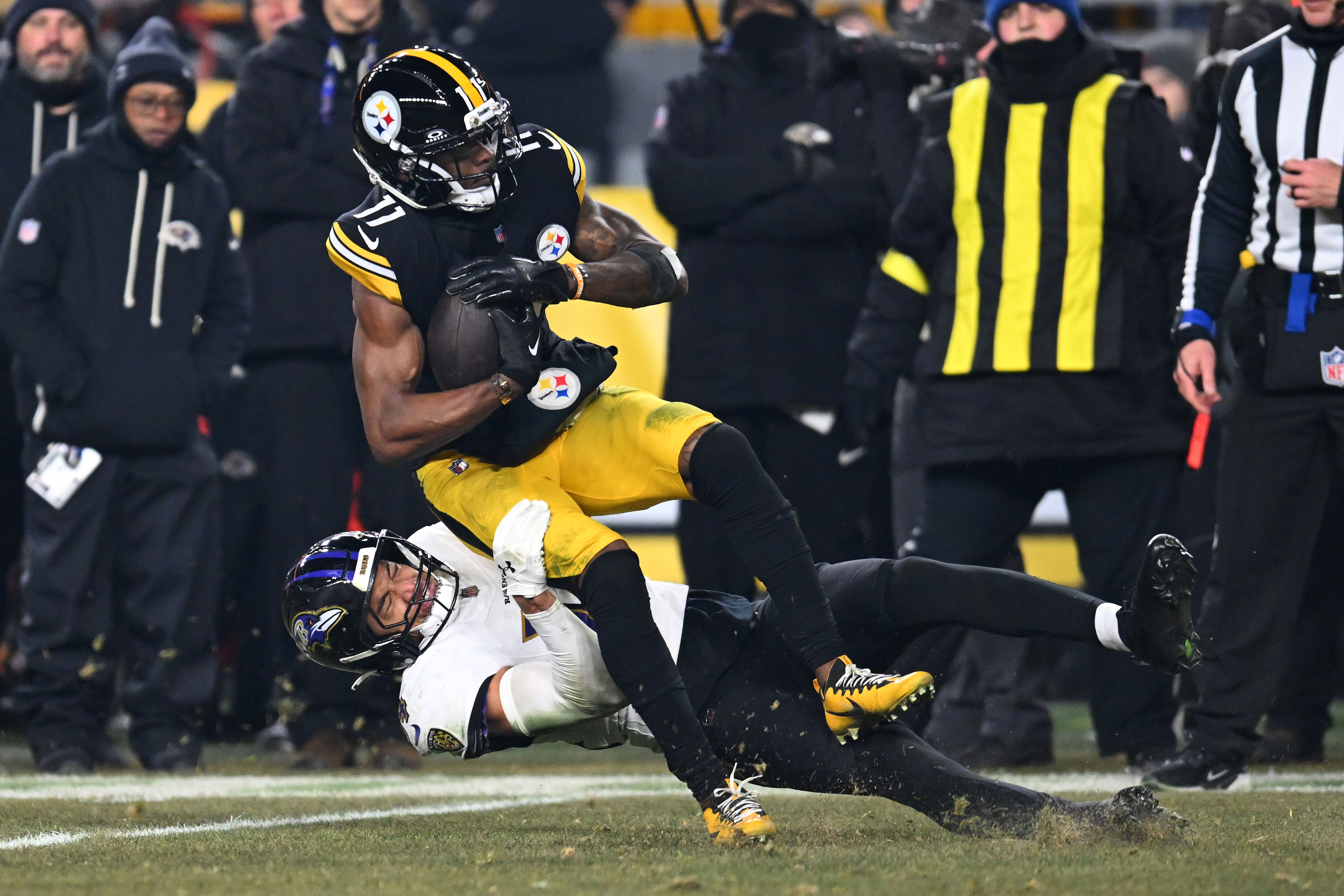 Baltimore Ravens snap count analysis, week 18: Kyle Hamilton’s injury ...