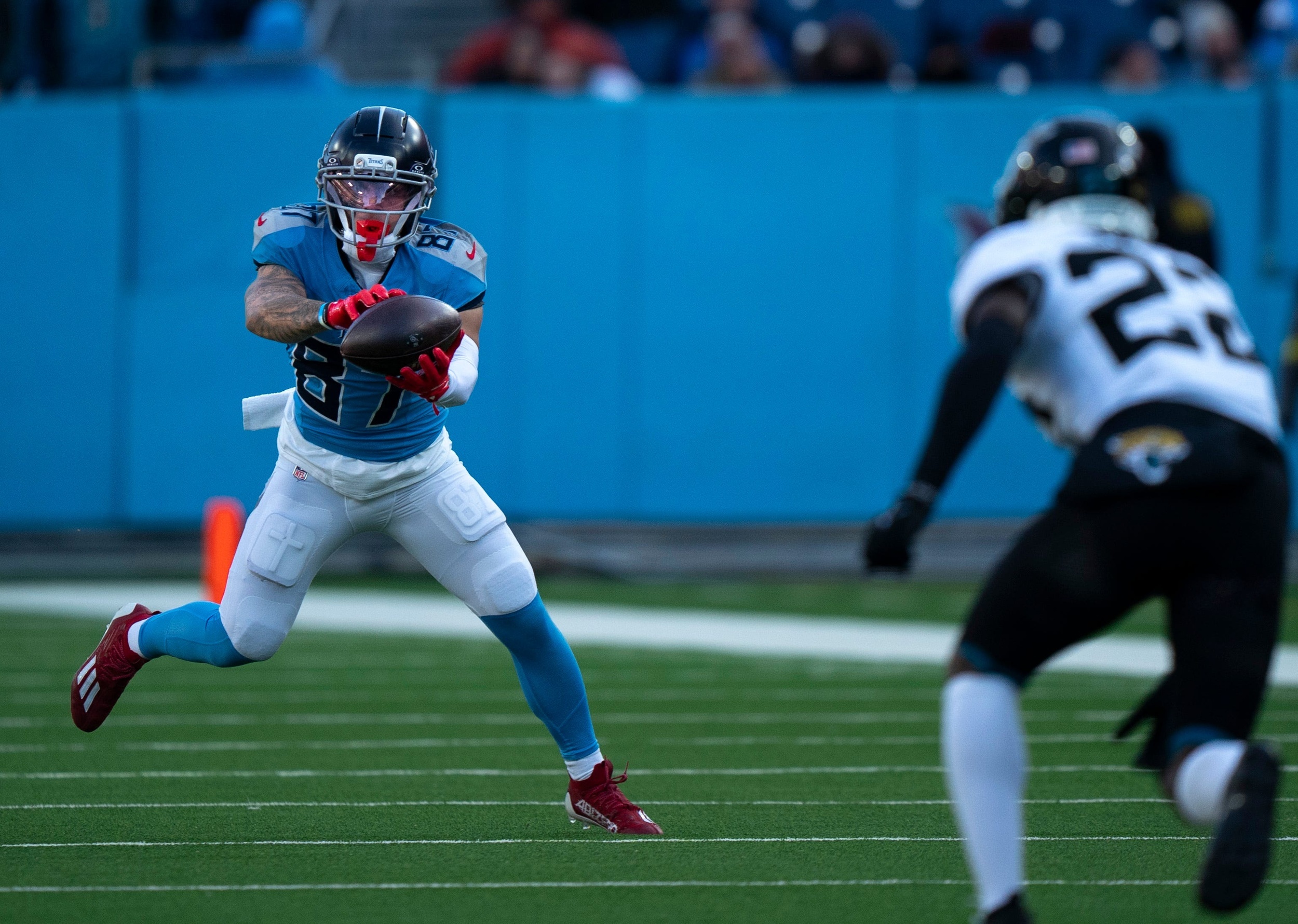 Titans sign 11 players to futures deals