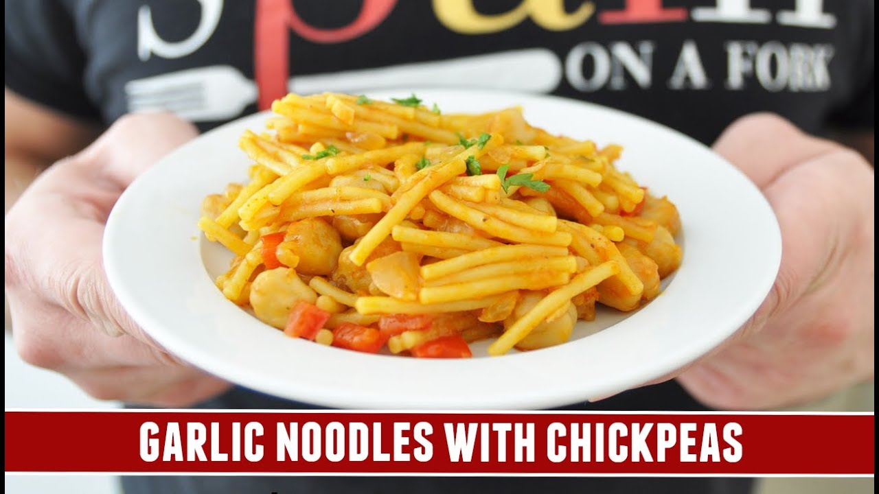 Spanish garlic noodles with chickpeas: Fideuà de garbanzos recipe