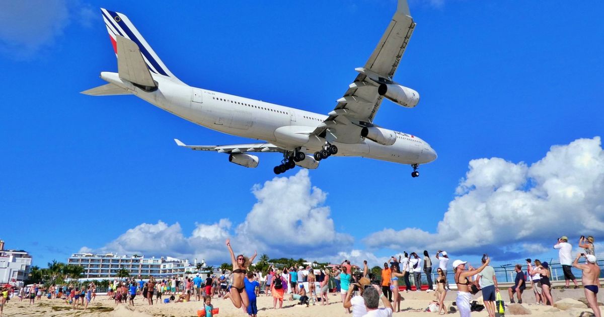 US tourists stranded in Caribbean after airspace closed by Maduro ...