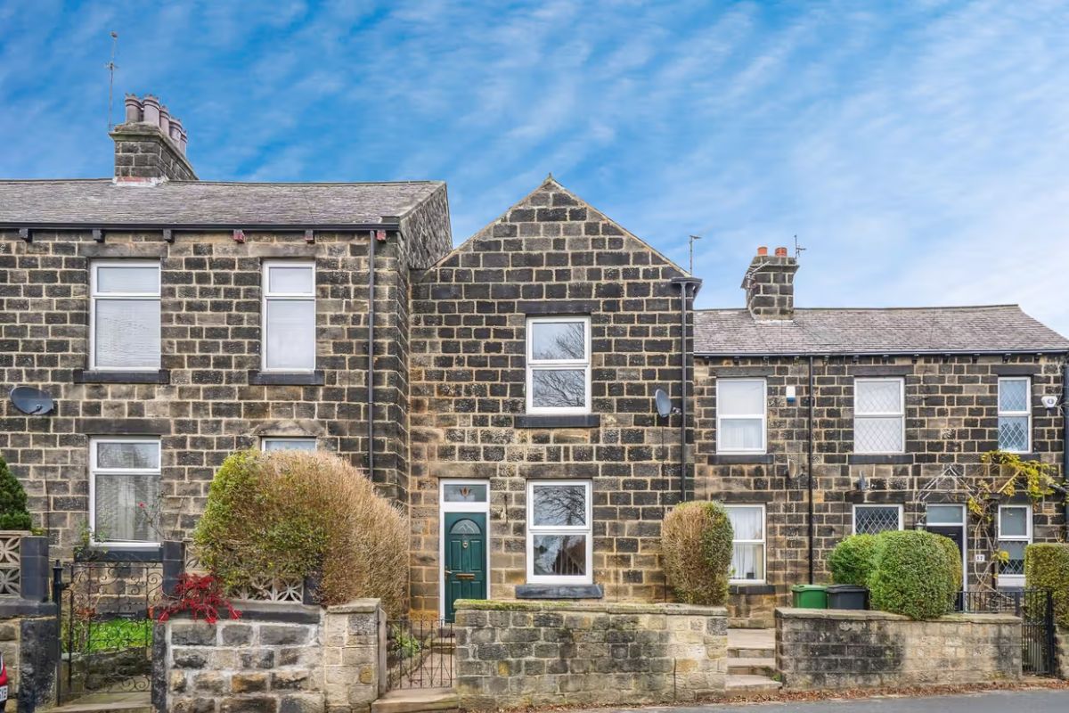 Modern one bedroom end terrace house in Horsforth, Leeds for £200,000