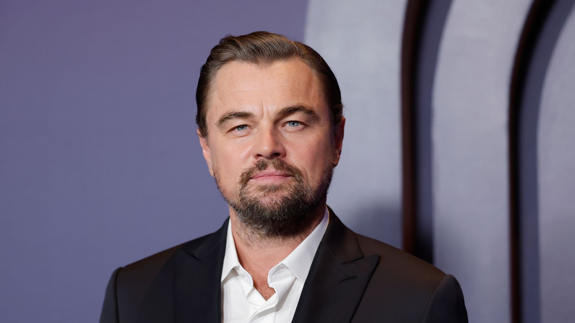 Leonardo DiCaprio caught in an awkward Jeff Bezos joke at the Critics ...