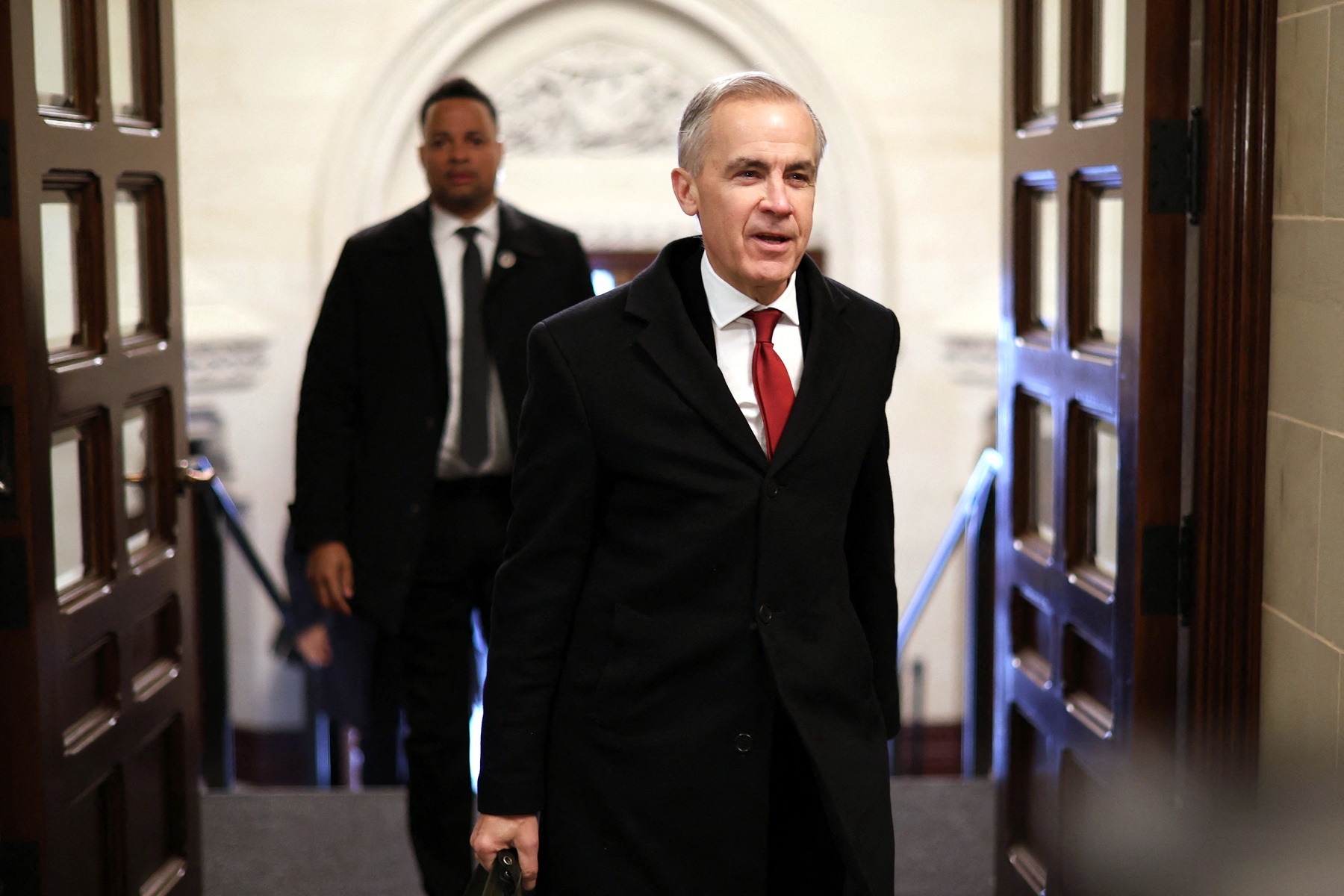Mark Carney flies to Paris to negotiate peace in Ukraine