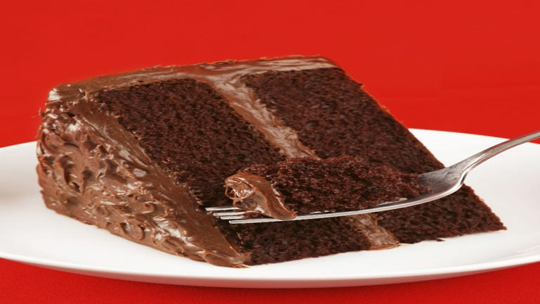Super easy Coca-Cola cake: The fluffy chocolate dessert everyone is ...