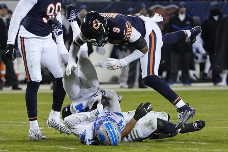 Bears star throws shade at coaching staff after frustrating loss to Lions