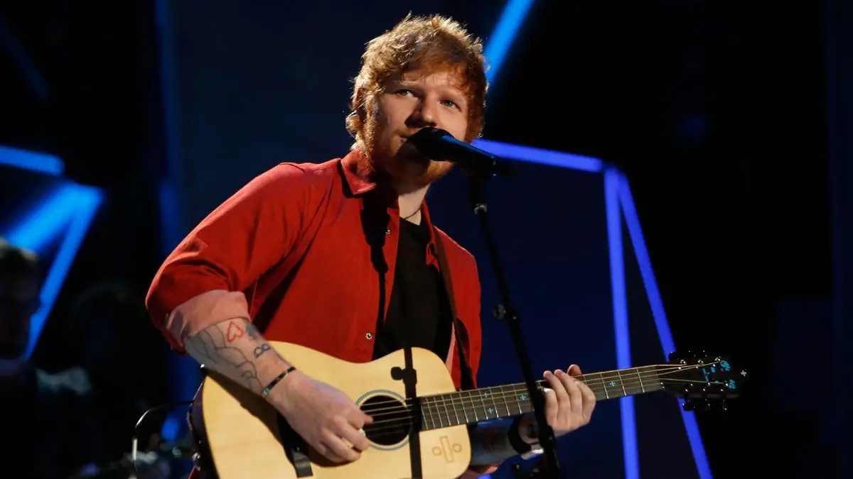Shred Sheeran: Ed Sheeran's shirtless look shocks fans who say he looks ...
