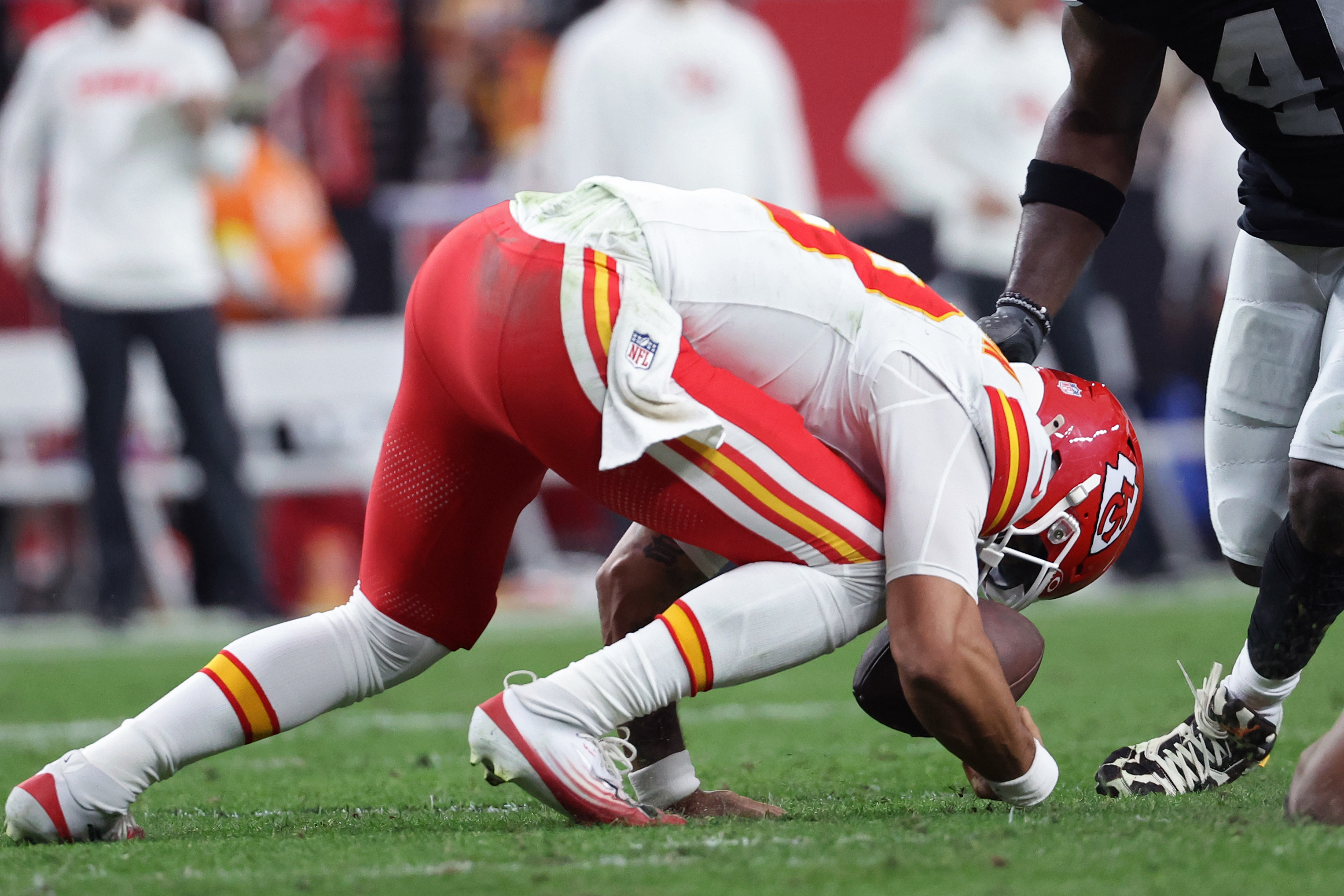 Headlines across the globe following Chiefs’ Week 18 loss to Raiders