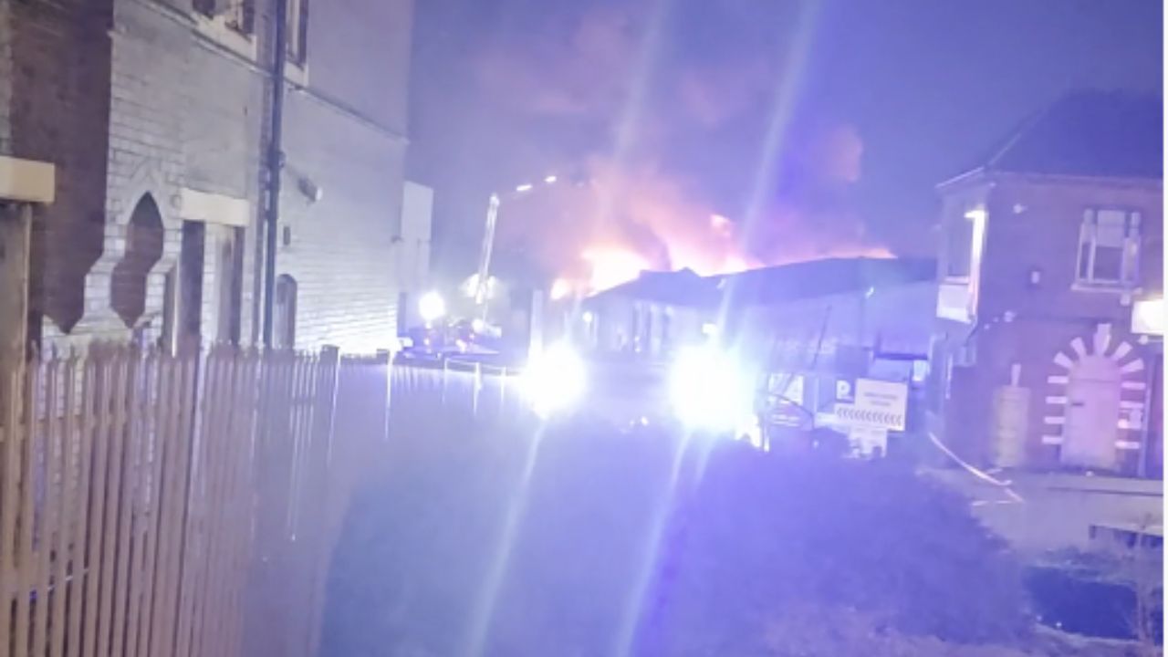 Chaotic scene as fireworks storage unit in Walsall becomes engulfed in ...