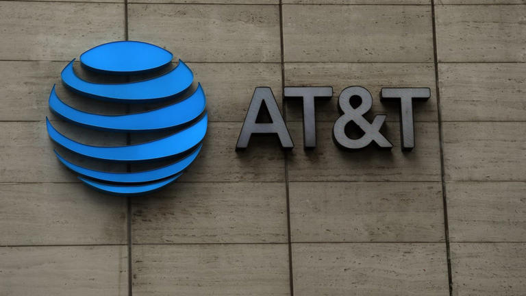 AT&T to move its global headquarters from downtown Dallas to Plano ...