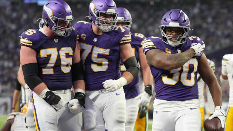 Harrison Smith, CJ Ham honored on emotional day as retirement looms