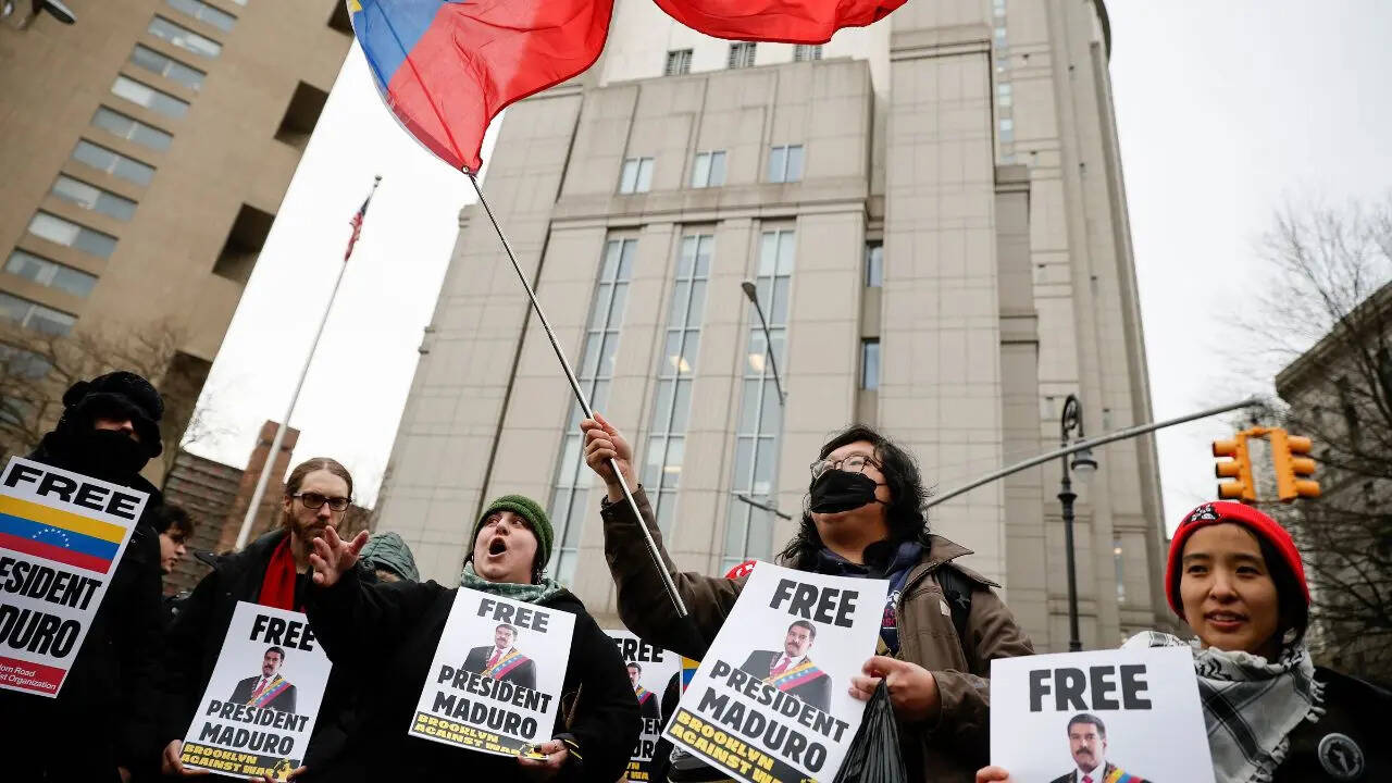 Who is Barry Pollack? Nicolas Maduro hires Julian Assange's lawyer for ...