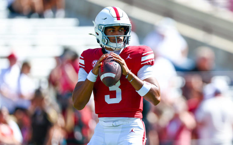 West Virginia lands Oklahoma QB transfer Michael Hawkins