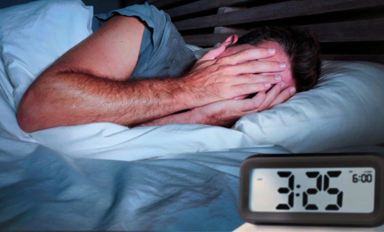 What it really means to wake up at the same time every night ...