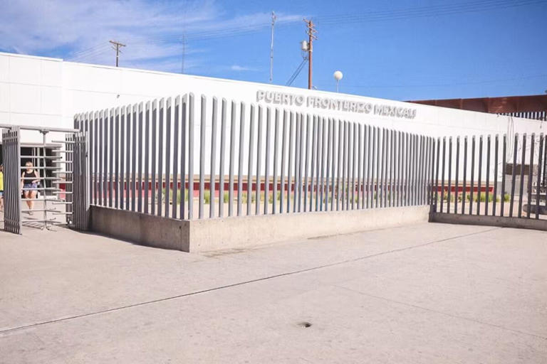 Filas de casi 2 horas de espera en garitas de Mexicali