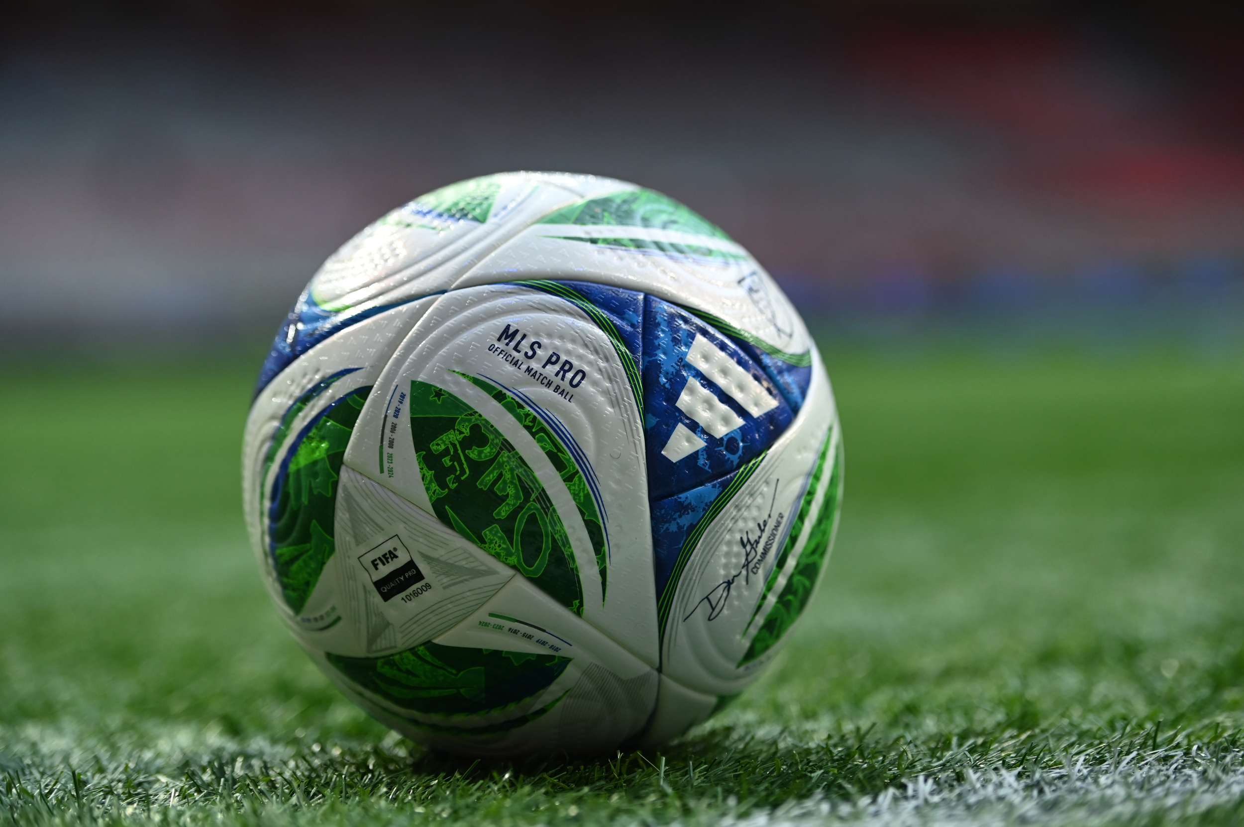 Gary Lineker at a loss to explain 'bizarre' incident during Liverpool ...