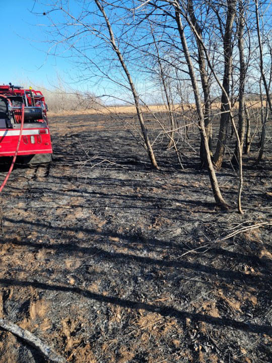Grass fire extinguished in rural Kansas amid 'extremely dry' conditions