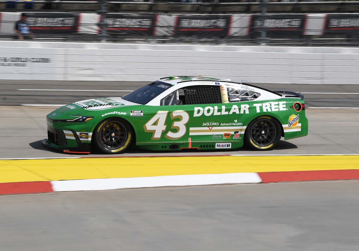 Legacy Motor Club reveals new crew chief for Erik Jones, other changes