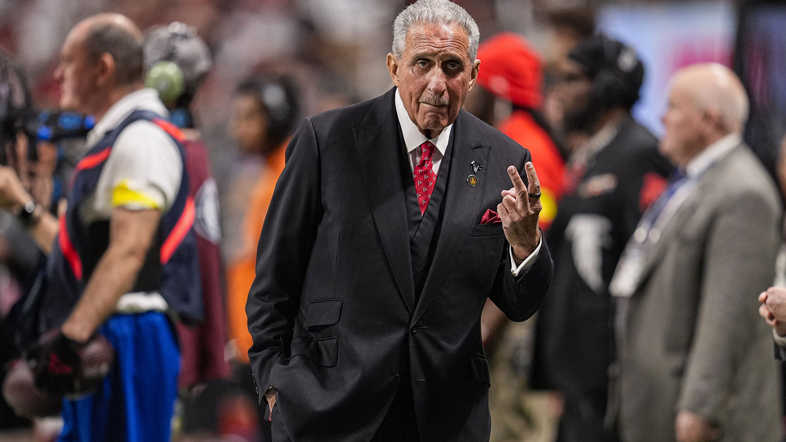 Falcons’ Arthur Blank pens long letter to fans revealing total ...